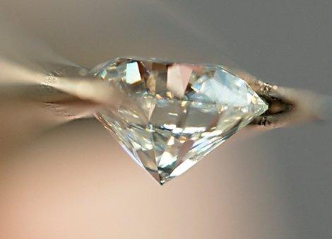 De Beers Jewellers | Home of Diamonds since 1888 | De Beers CA